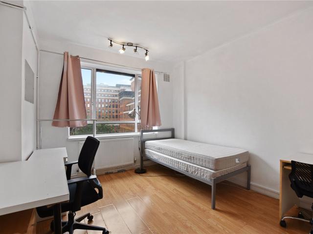 3 bedroom property in Springwater, New North Street, London, WC1N £3,400 pcm | Chestertons
