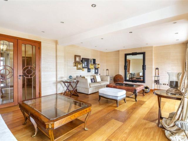 3 bedroom property in Palace Court, 250 Finchley Road, Hampstead, London, NW3 £8,000 pcm | Chestertons