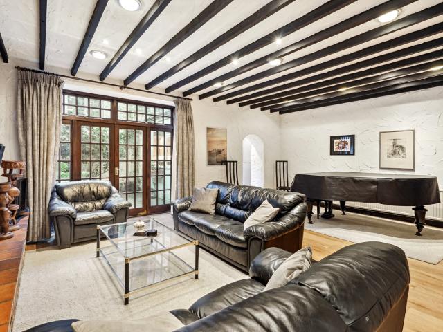 3 bedroom property in Queens Gate Gardens, South Kensington, London, SW7 £8,450 pcm | Chestertons