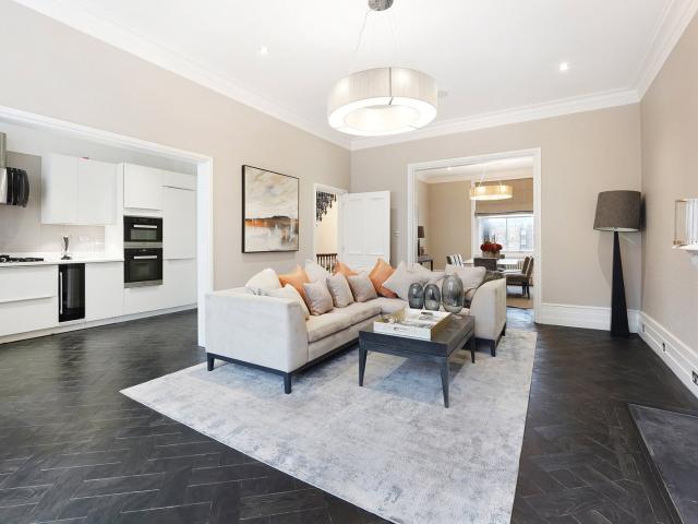 3 bedroom property in Queens Gate Place, South Kensington, London, SW7 £8,400 pcm | Chestertons