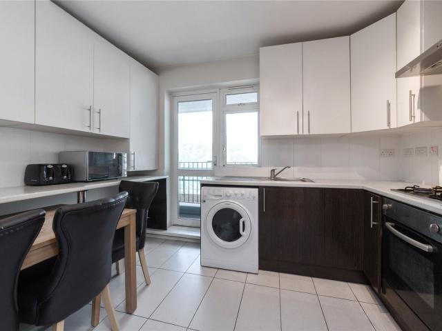 3 bedroom property in Robert Street, Euston, London, NW1 £3,200 pcm | Chestertons