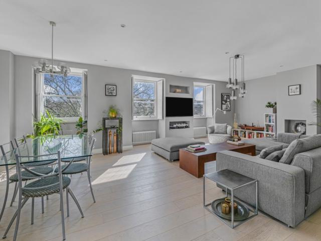 3 bedroom property in Randolph Crescent, Little Venice, London, W9 £7,500 pcm | Chestertons