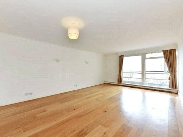 3 bedroom property in Walsingham, St. Johns Wood Park, London, NW8 £4,500 pcm | Chestertons