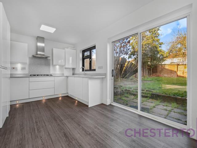 3 bedroom property in Warland Road, Woolwich, London, SE18 £2,500 pcm | Chestertons