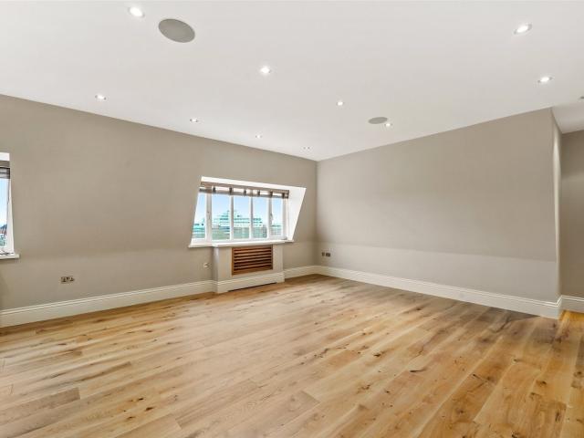 3 bedroom property in Wellington Court, 55 67 Wellington Road, St John's Wood, London, NW8 £7,000 pcm | Chestertons