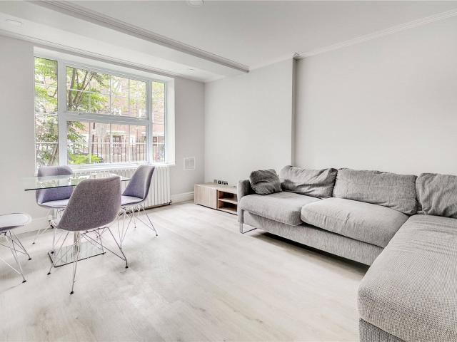 3 bedroom property in Whiston House, Halton Road, Islington, London, N1 £925 pw | Chestertons