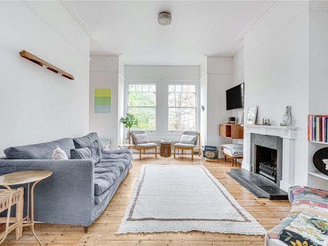 3 bedroom property in Wix's Lane, London, SW4 £4,000 pcm | Chestertons