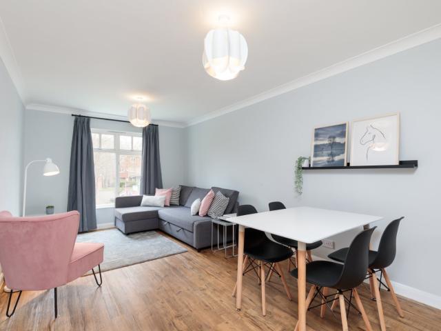 3 bedroom property in Willow Court, 2 Leithcote Path, London, SW16 £2,500 pcm | Chestertons