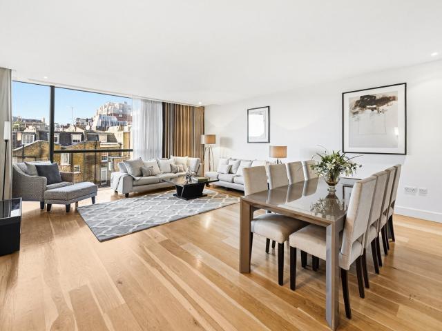 3 bedroom property in The Knightsbridge Apartments, 199 Knightsbridge, London, SW7 £22,316 pcm | Chestertons