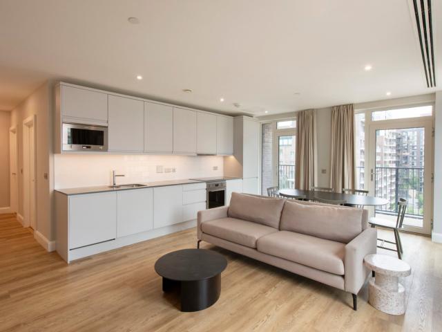 3 bedroom property in The Lark, Moat Street, London, SW11 £4,515 pcm | Chestertons