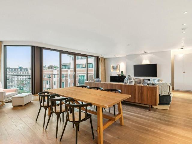 3 bedroom property in Thornwood Lodge, Thornwood Gardens, Kensington, London, W8 £22,966 pcm | Chestertons