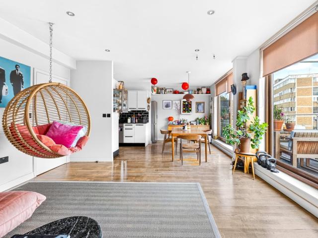 3 bedroom property in Vallance Road, London, E1 £4,500 pcm | Chestertons