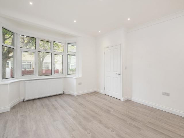 3 bedroom property in Varley Road, London, E16 £2,600 pcm | Chestertons