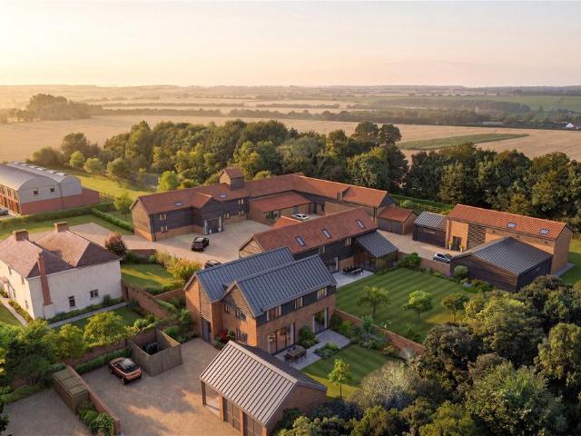 3 bedroom property with land for sale