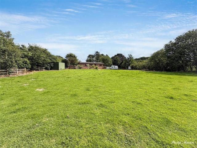 3 bedroom property with land for sale