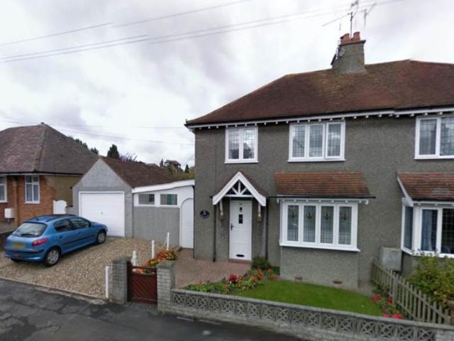 3 bedroom property with land for sale