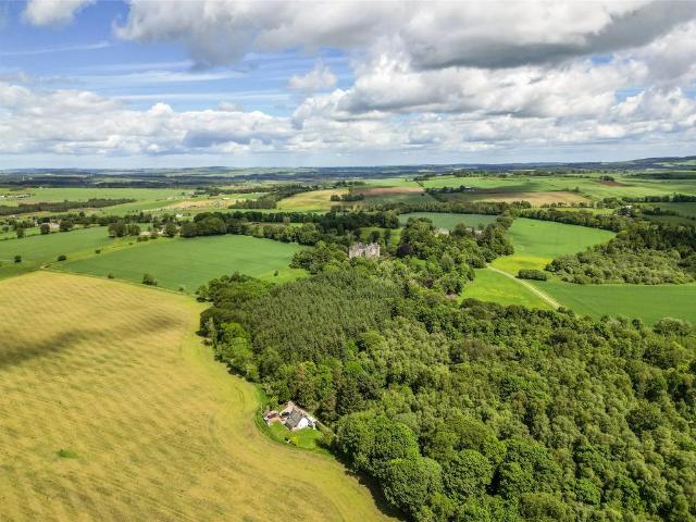 3 bedroom property with land for sale
