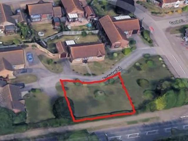 3 bedroom property with land for sale