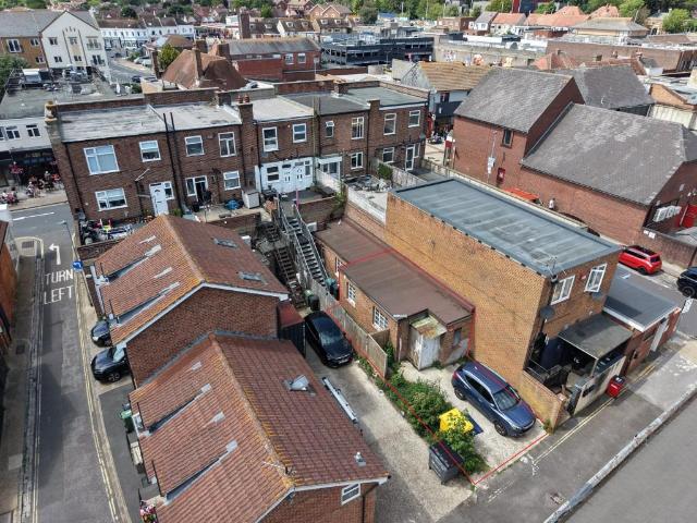 3 bedroom property with land for sale
