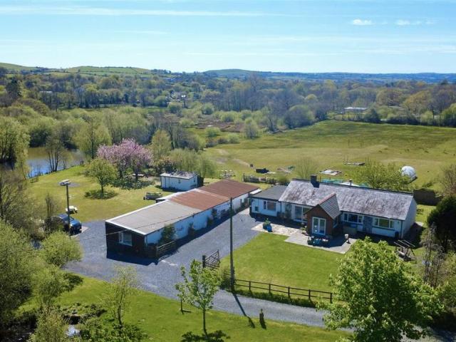3 bedroom property with land for sale
