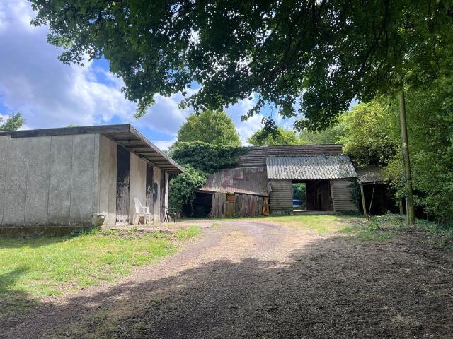 3 bedroom property with land for sale