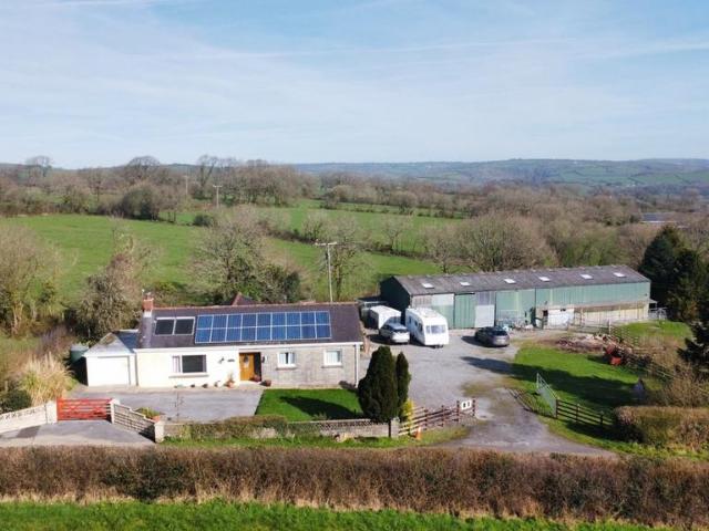 3 bedroom property with land for sale