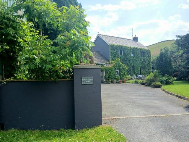 3 bedroom property with land for sale