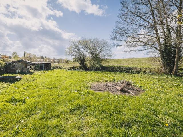 3 bedroom property with land for sale