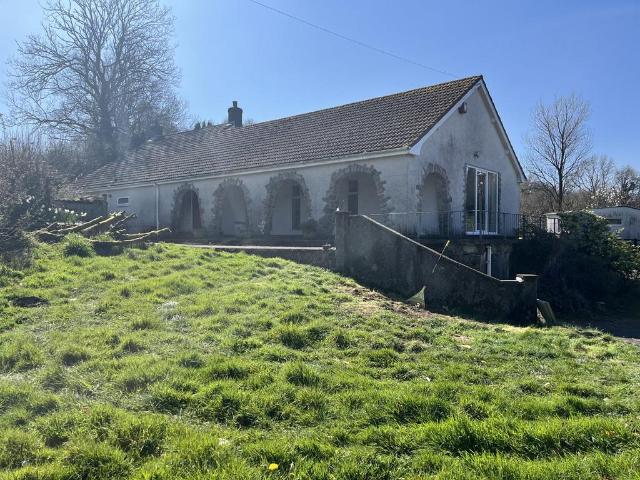 3 bedroom property with land for sale