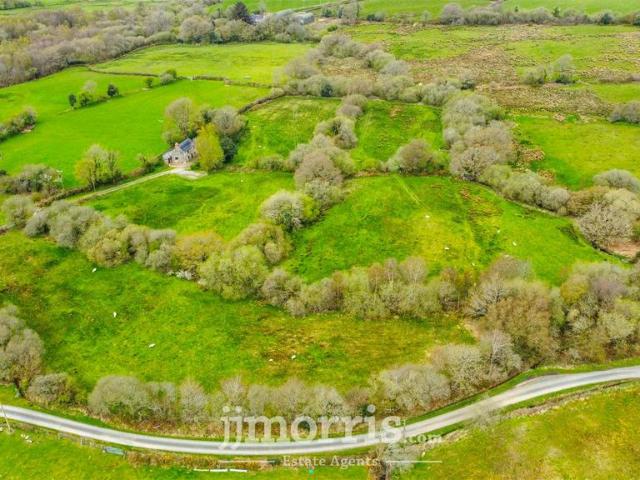 3 bedroom property with land for sale