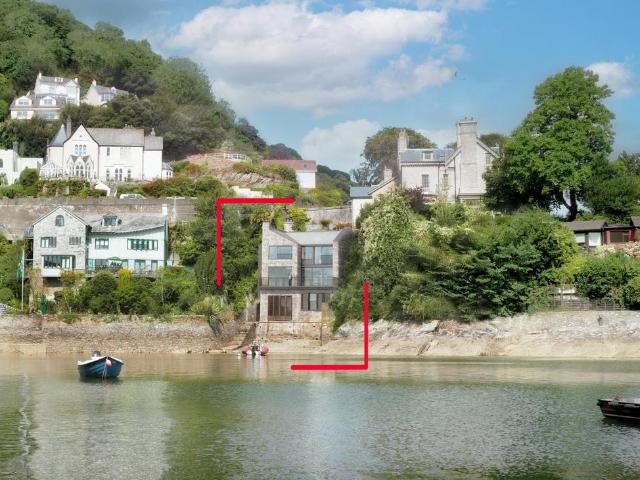 3 bedroom property with land for sale