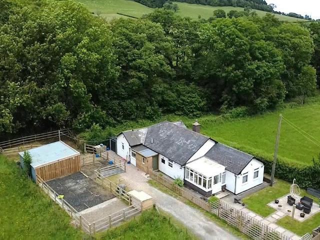 3 bedroom property with land for sale