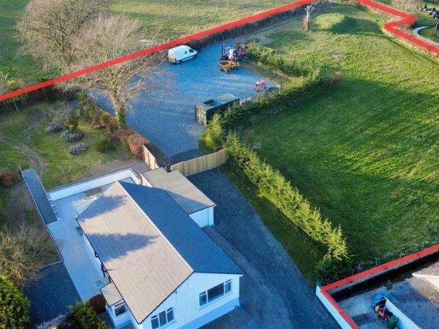 3 bedroom property with land for sale