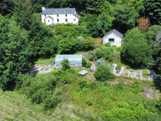 3 bedroom property with land for sale