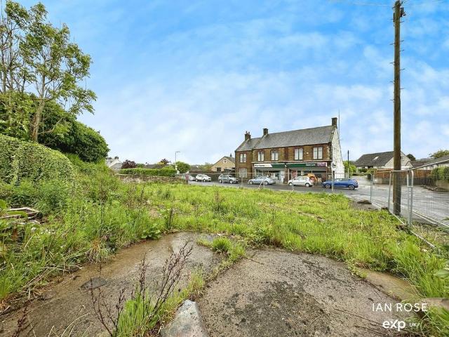 3 bedroom property with land for sale