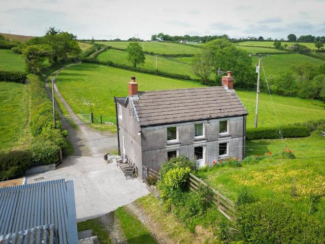 3 bedroom property with land for sale