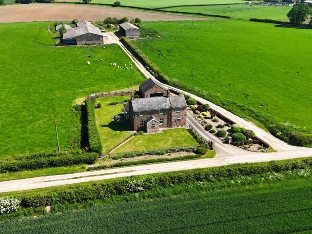 3 bedroom property with land for sale
