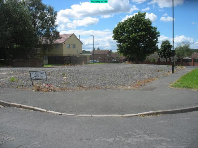 3 bedroom property with land for sale