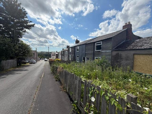 3 bedroom property with land for sale