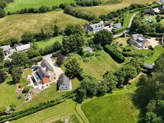 3 bedroom property with land for sale