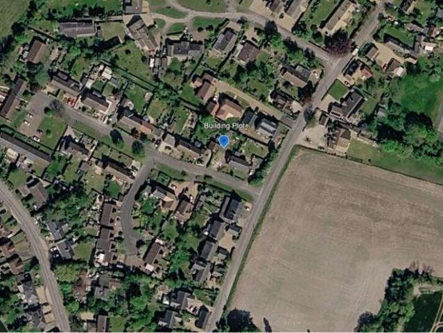 3 bedroom property with land for sale