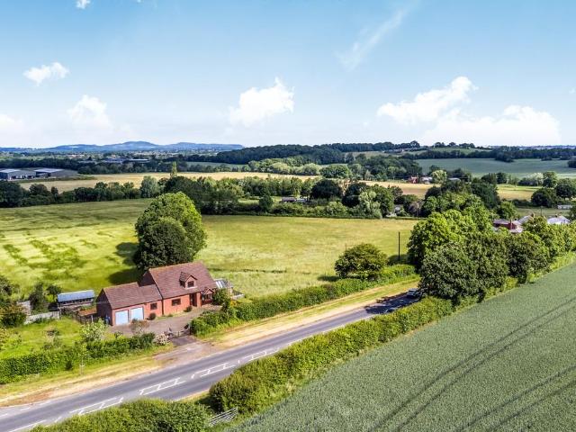 3 bedroom property with land for sale