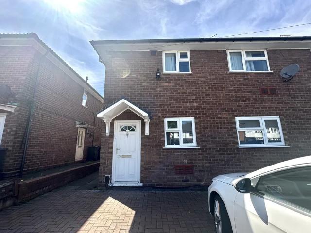 3 bedroom property to let in Mackadown Lane, Tile Cross B33 £1,100 pcm