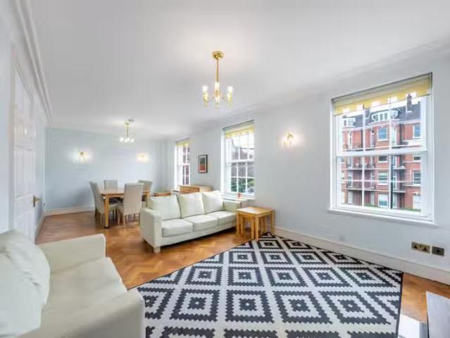 3 bedroom property to let in Mandeville Court, Finchley Road.