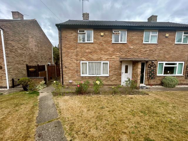3 bedroom property to let in Moorland Drive, Heath, Chesterfield S44 £900 pcm