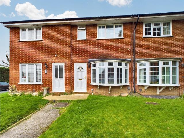 3 bedroom property to let in Old Martyrs, Langley Green £1,600 pcm