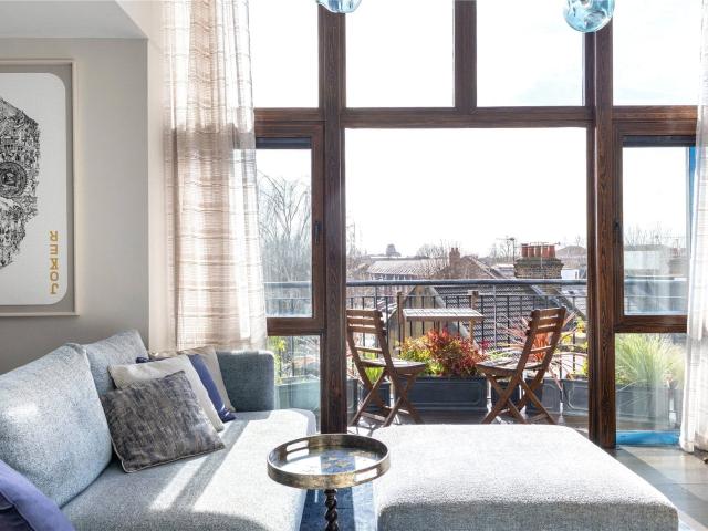 3 bedroom property to let in Acton Lane, London, W4 £4,000 pcm