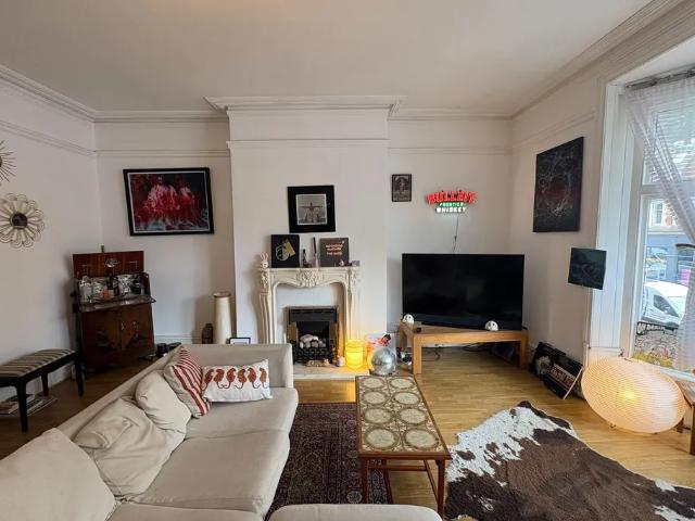 3 bedroom property to let in Alcester Road, Moseley, B13 8DD £1,200 pcm