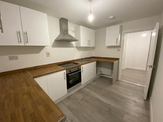 3 bedroom property to let in All Saints Square, Rotherham, S60 1PW £750 pcm