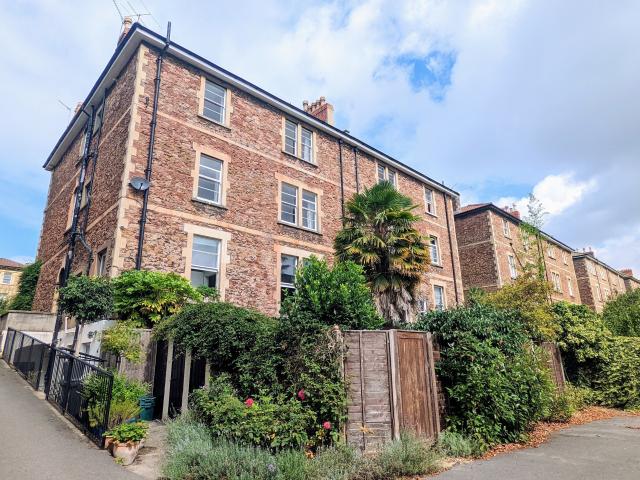 3 bedroom property to let in Apsley Road, Clifton, Bristol £2,200 pcm